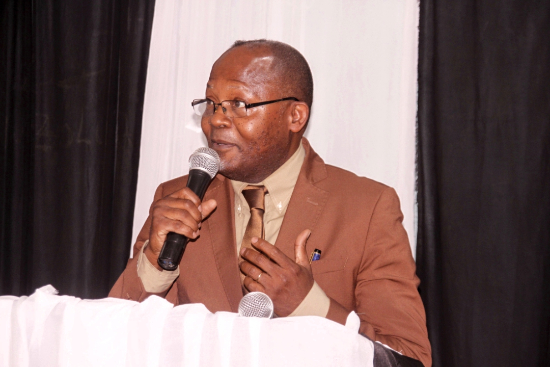 Le Professeur Antoine Tshimpi Wola: Politique de recherche et ...